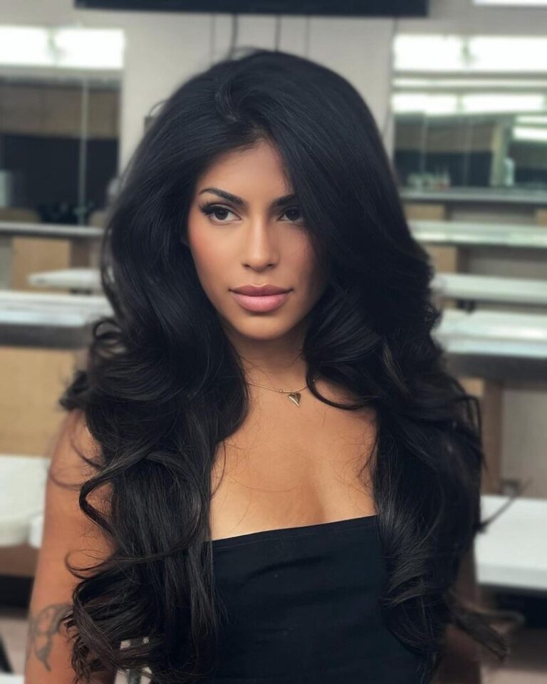 31 Long Hairstyles That Scream Luxury and Glamour: Luscious Lengths ...