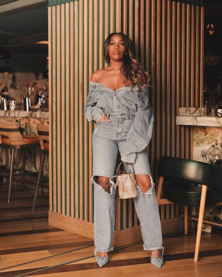 28 Trendy Bar Hopping Outfits That Turn Heads: Sip in Style - 160grams