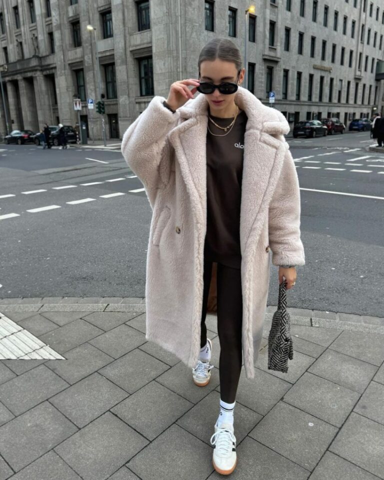 20 Unique Winter Outfits to Make a Statement: Snowstorm Style - 160grams
