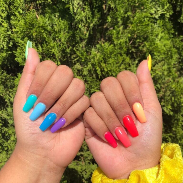 25 Medium Nail Masterpieces: Beyond Short, Not Quite Long - 160grams